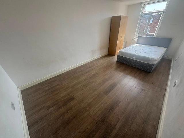 Apartment at Queen's Road, Greater London