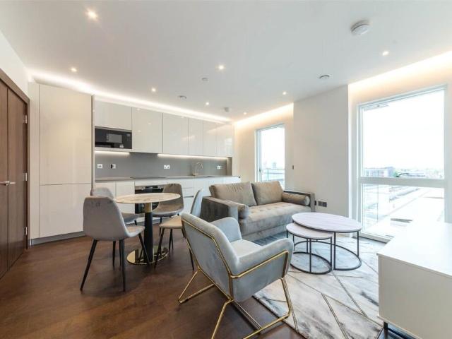 Apartment at Queen's Road, Greater London
