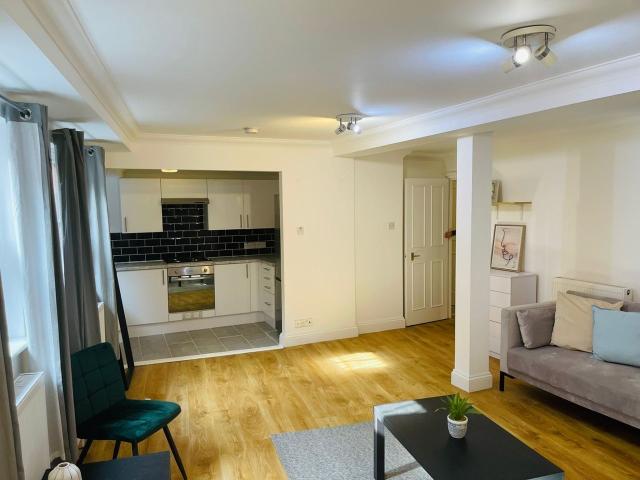 Apartment at Queen's Road, Greater London