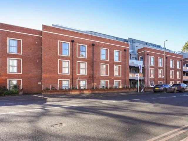 Apartment at Queens Road, Elmbridge