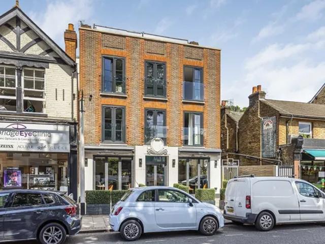 Apartment at Queens Road, Elmbridge
