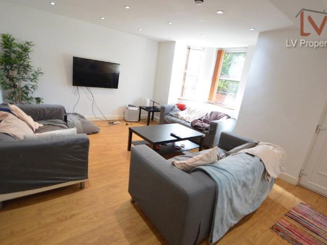 Apartment at Queens Road, Leeds