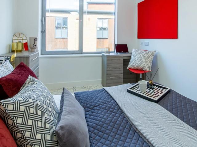 Apartment at Queen's Terrace, Southampton