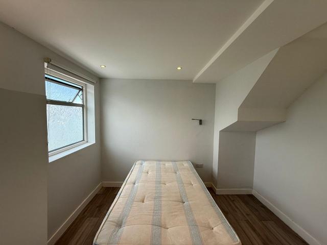 Apartment at Queens Walk, Greater London