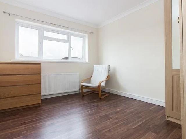 Apartment at Queens Walk, Greater London