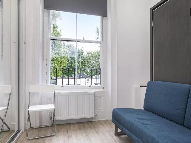 Apartment at Queensborough Terrace, City of Westminster