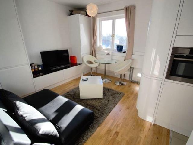 Apartment at Queensborough Terrace, City of Westminster