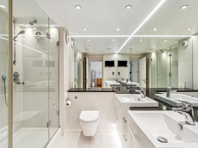 Apartment at Queensborough Terrace, City of Westminster