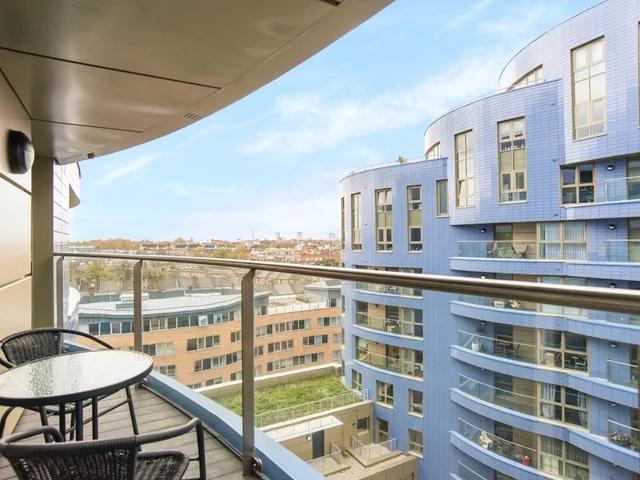 Apartment at Queensland Road, Greater London