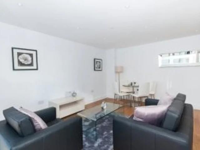 Apartment at Queensland Road, Greater London