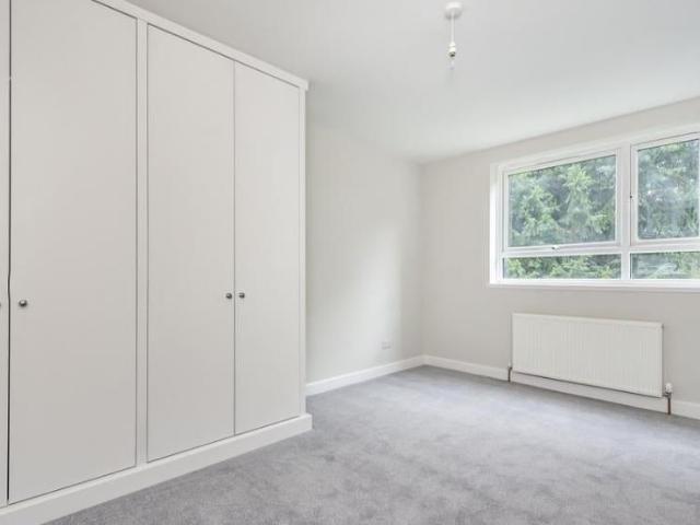 Apartment at Queensmead, Greater London