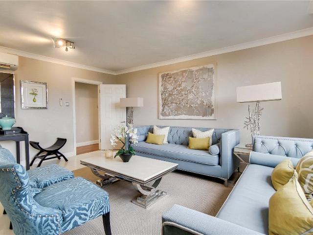 Apartment at Queensmead, Greater London