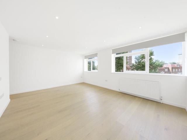 Apartment at Queensmead, Greater London