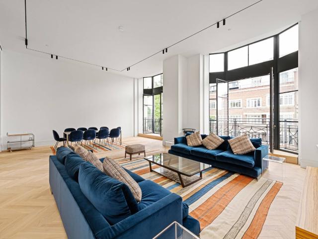 Apartment at Queensway, City of Westminster