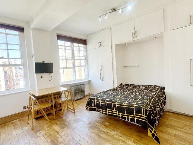 Apartment at Queensway, City of Westminster