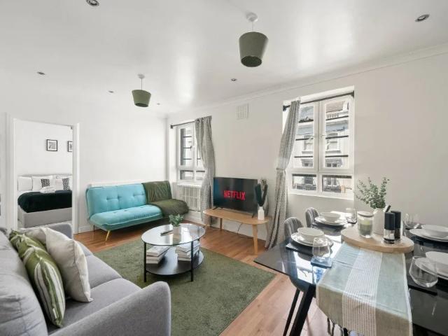 Apartment at Queensway, City of Westminster