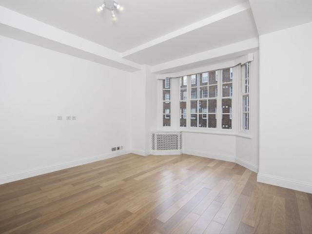 Apartment at Queensway, City of Westminster