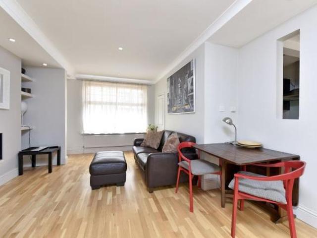 Apartment at Queensway, City of Westminster