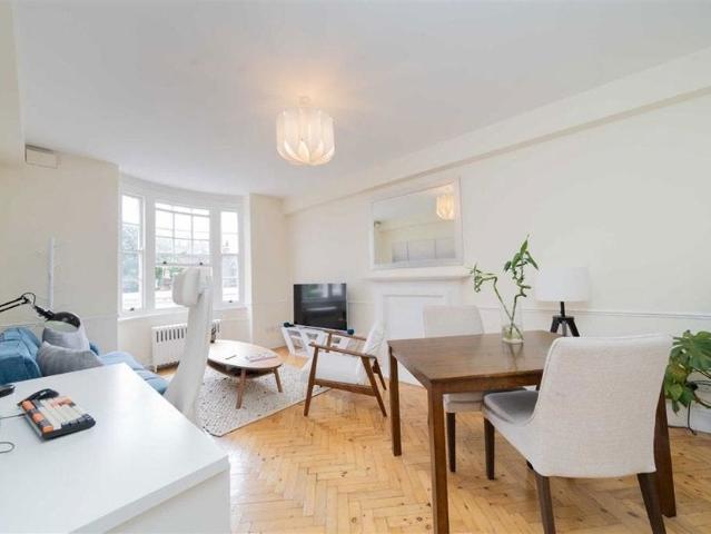 Apartment at Queensway, City of Westminster