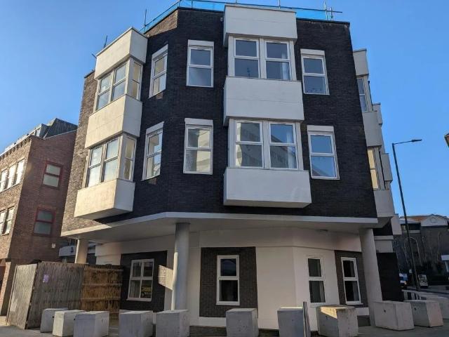 Apartment at Queensway, Reigate and Banstead