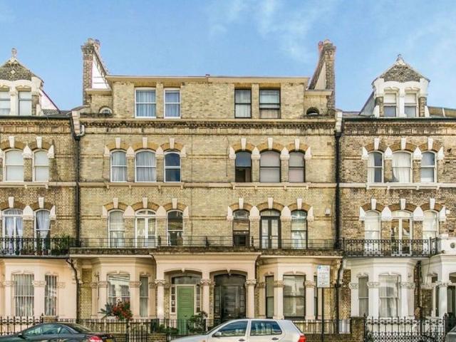 Apartment at Queenstown Road, Greater London