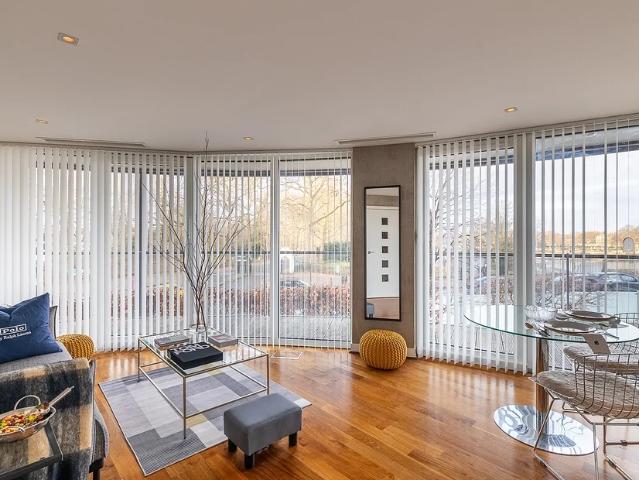 Apartment at Queenstown Road, Greater London