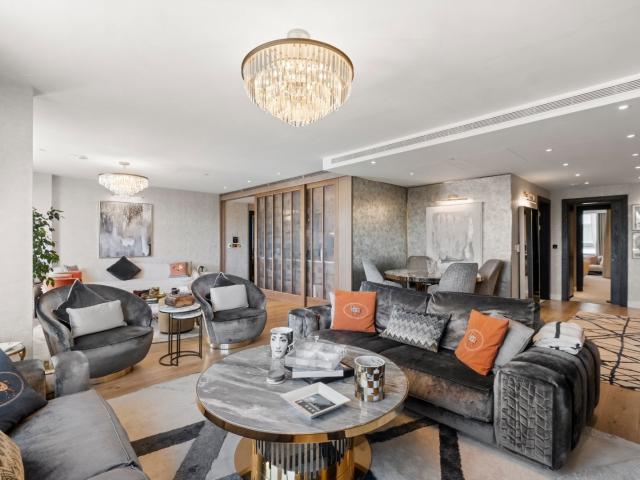 Apartment at Queenstown Road, Greater London