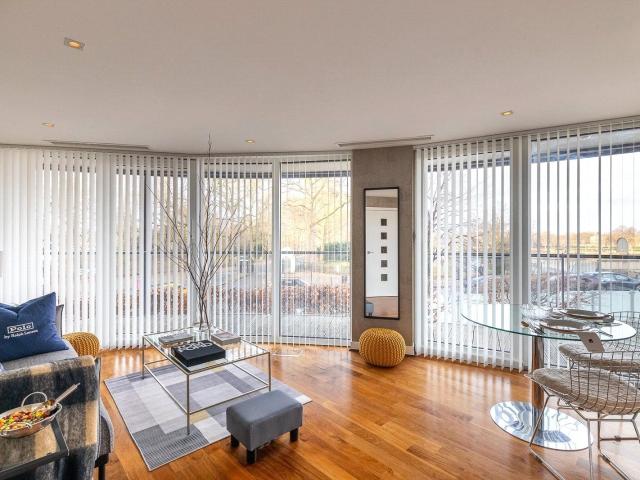 Apartment at Queenstown Road, Greater London