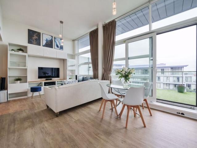 Apartment at Queenstown Road, Greater London
