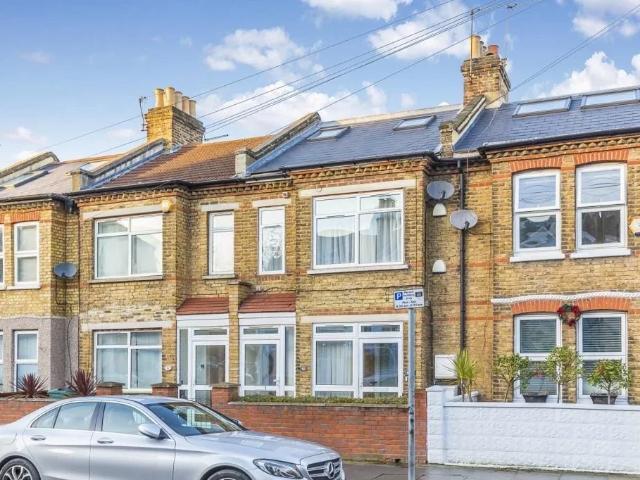 Apartment at Quicks Road, Greater London