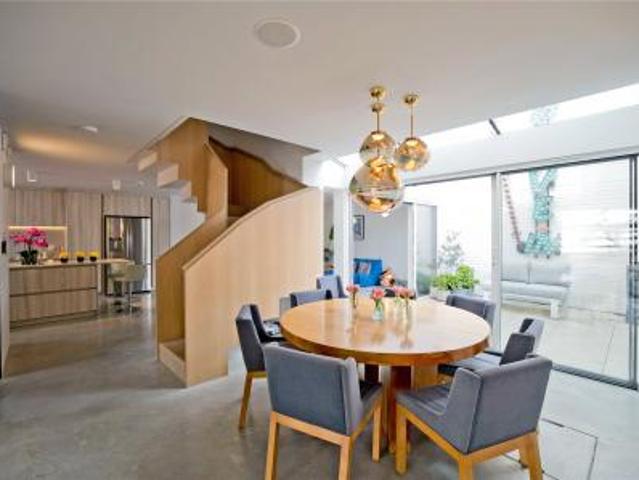 Apartment at Quickswood, Greater London