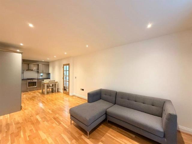 Apartment at Rotherhithe Street, Greater London