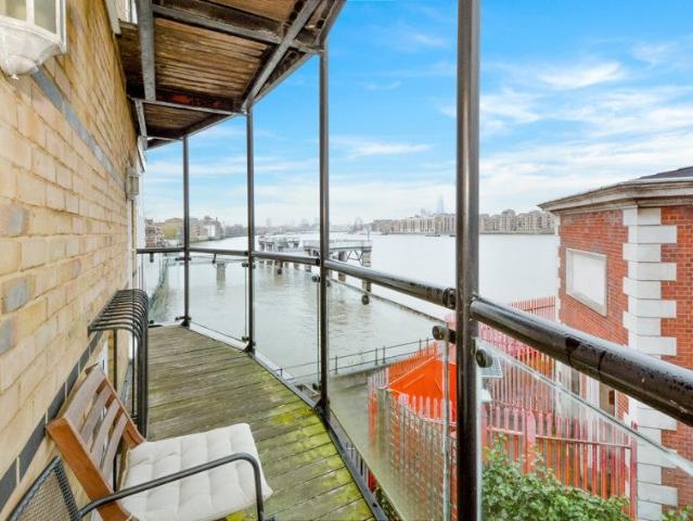 Apartment at Rotherhithe Tunnel, Greater London