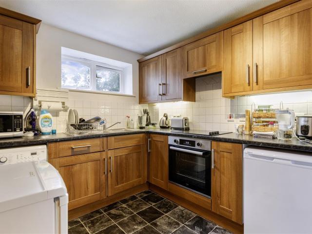 Apartment at Rothesay Avenue, Greater London