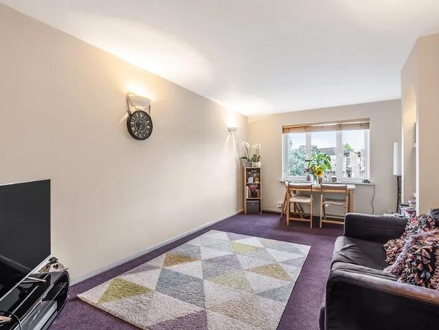 Apartment at Rouel Road, Greater London