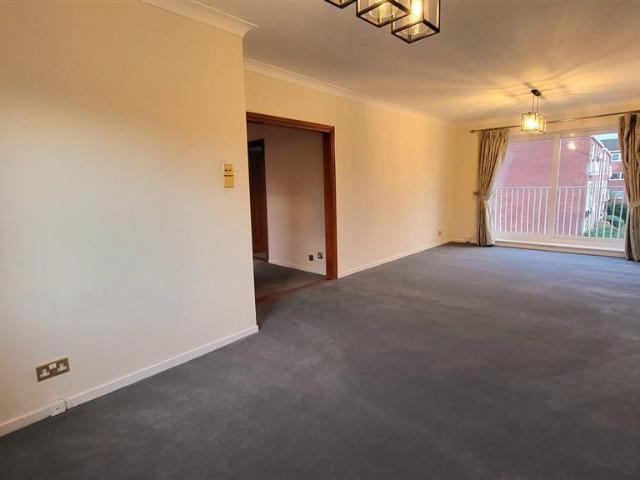 Apartment at Roundhedge Way, Greater London