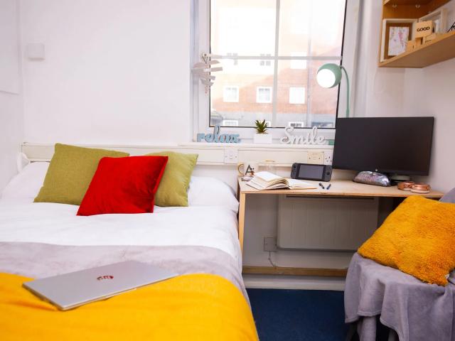 Apartment at Royal Crescent Road, Southampton