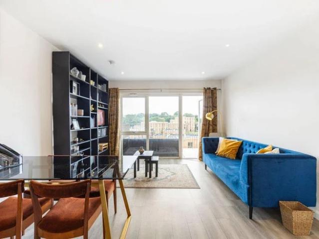 Apartment at Royal Engineers Way, Greater London