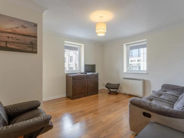 Apartment at Royal Mint Street, Greater London