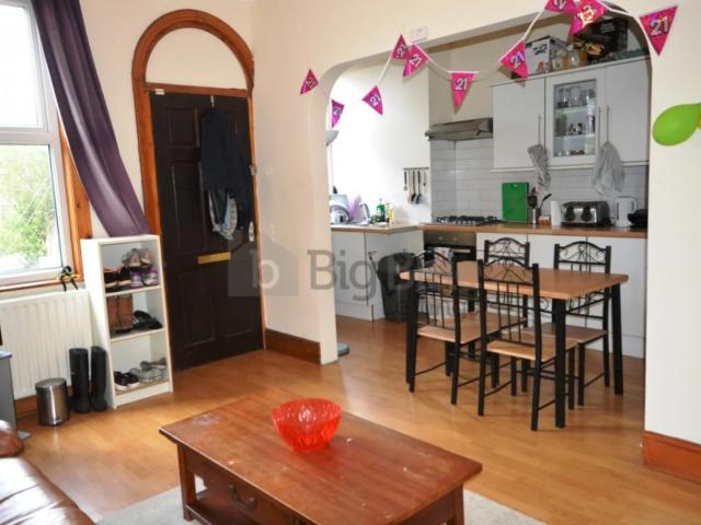 Apartment at Royal Park Grove, Leeds