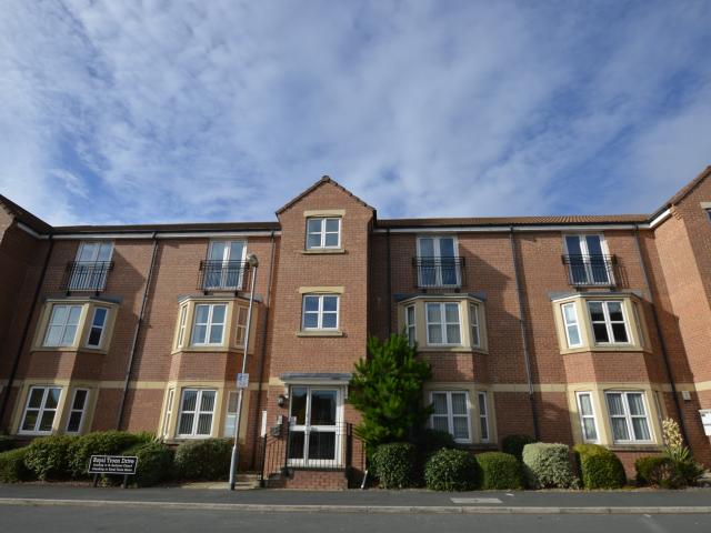 Apartment at Royal Troon Drive, Wakefield