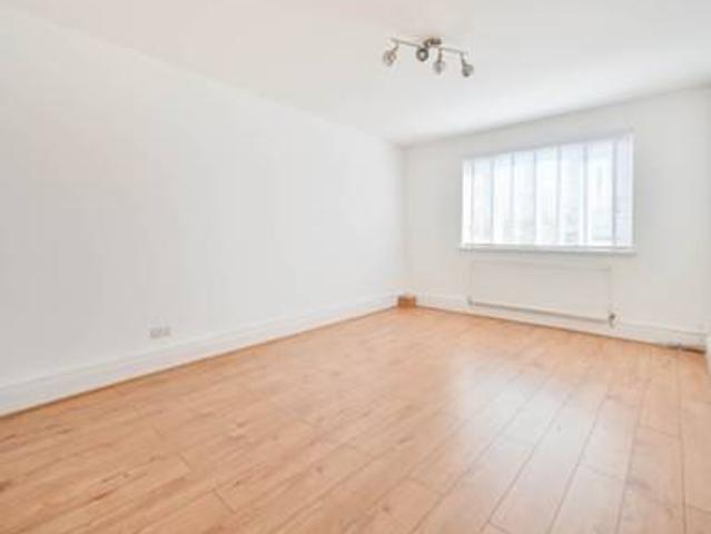 Apartment at Robin Hood Way, Greater London