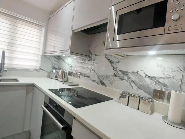 Apartment at Robinhood Close, Greater London