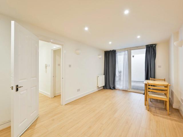 Apartment at Robinson Road, Greater London