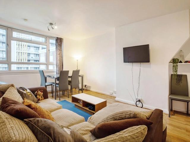 Apartment at Robsart Street, Greater London