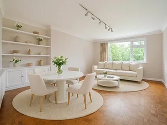 Apartment at Rockingham Court, Greater London