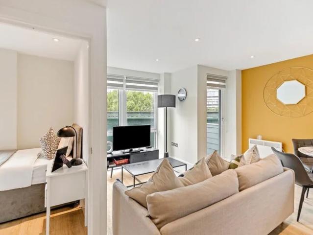 Apartment at Rockingham Street, Greater London