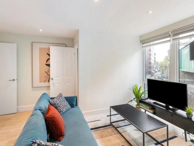 Apartment at Rockingham Street, Greater London