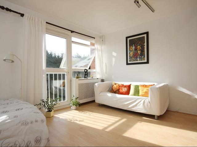 Apartment at Rockley Court, Greater London