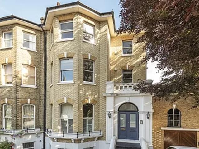 Apartment at Rocque Lane, Greater London